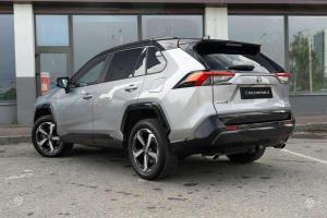 Grey Toyota RAV4 2020 in Vilnius, with an engine capacity of 2.49 L and mileage of 140 thousand km for 29500 €, photo 4 on AUTOMOTO.COM.LV