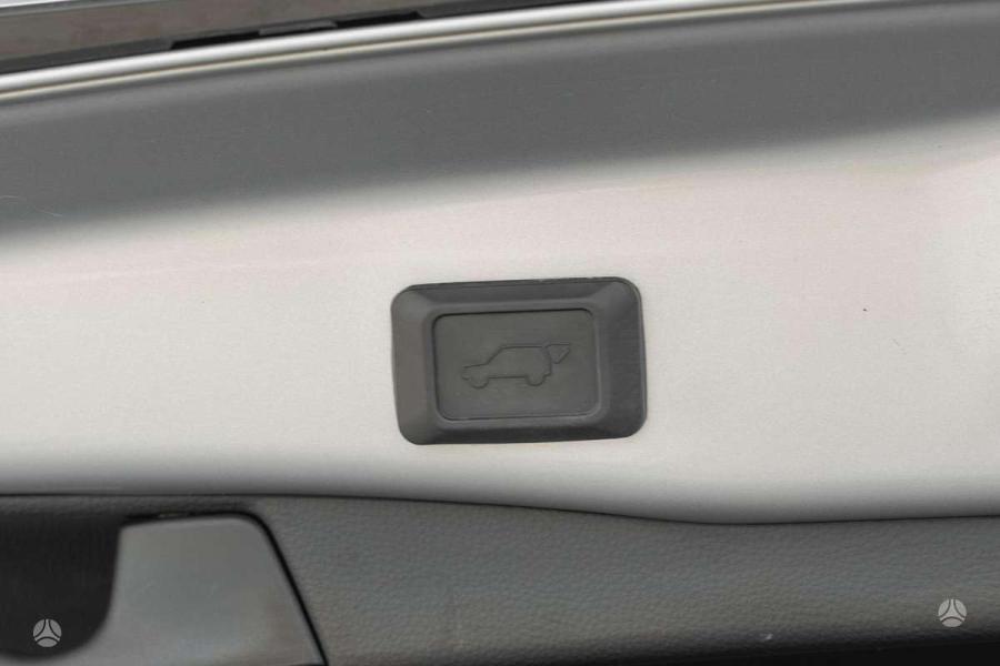 Grey Toyota RAV4 2020 in Vilnius, with an engine capacity of 2.49 L and mileage of 140 thousand km for 29500 €, photo 16 on AUTOMOTO.COM.LV
