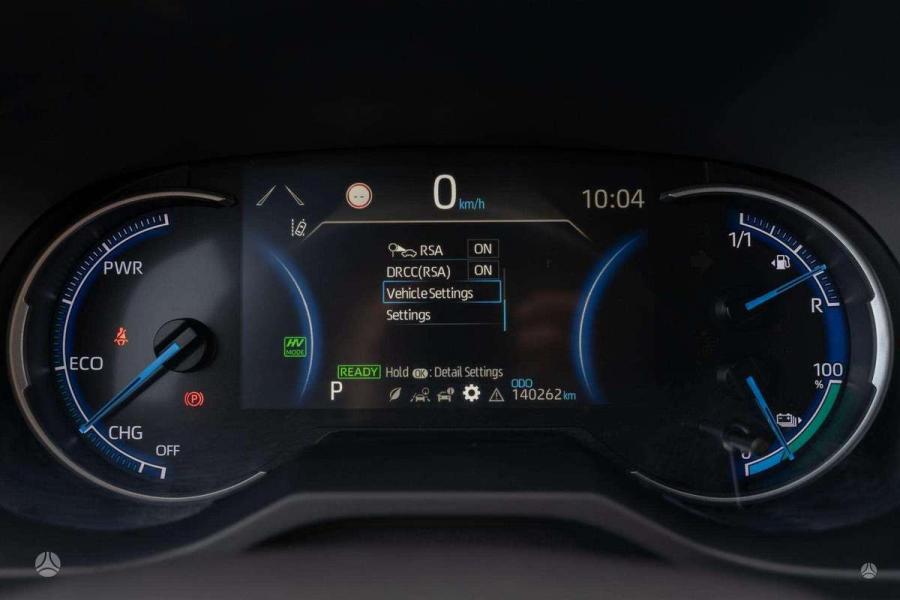 Grey Toyota RAV4 2020 in Vilnius, with an engine capacity of 2.49 L and mileage of 140 thousand km for 29500 €, photo 19 on AUTOMOTO.COM.LV