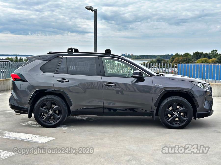 Pelēks Toyota RAV4 2020 Tallina, ar dzinēja tilpumu 2.50 L un nobraukumu 135 tūkst. km par 26900 €, foto 7 vietnē AUTOMOTO.COM.LV