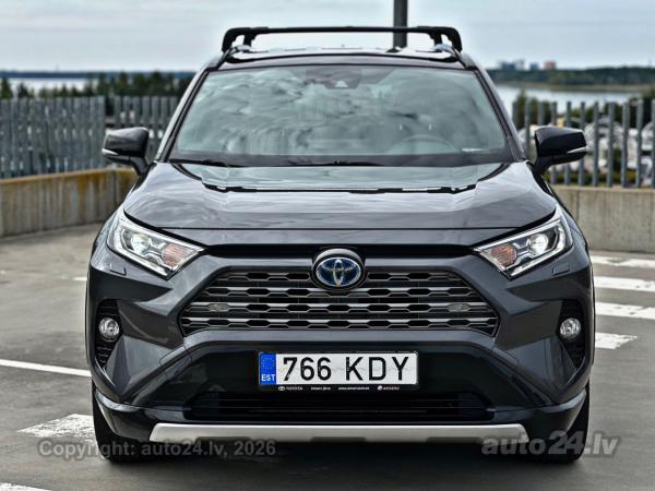 Grey Toyota RAV4 2020 in Tallinn, with an engine capacity of 2.50 L and mileage of 135 thousand km for 26900 €, photo 8 on AUTOMOTO.COM.LV