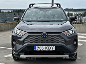 Pelēks Toyota RAV4 2020 Tallina, ar dzinēja tilpumu 2.50 L un nobraukumu 135 tūkst. km par 26900 €, foto 8 vietnē AUTOMOTO.COM.LV