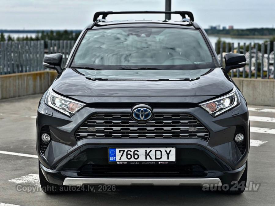 Pelēks Toyota RAV4 2020 Tallina, ar dzinēja tilpumu 2.50 L un nobraukumu 135 tūkst. km par 26900 €, foto 8 vietnē AUTOMOTO.COM.LV