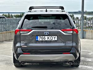 Pelēks Toyota RAV4 2020 Tallina, ar dzinēja tilpumu 2.50 L un nobraukumu 135 tūkst. km par 26900 €, foto 9 vietnē AUTOMOTO.COM.LV