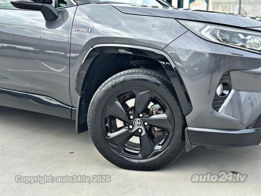 Pelēks Toyota RAV4 2020 Tallina, ar dzinēja tilpumu 2.50 L un nobraukumu 135 tūkst. km par 26900 €, foto 10 vietnē AUTOMOTO.COM.LV