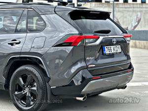 Pelēks Toyota RAV4 2020 Tallina, ar dzinēja tilpumu 2.50 L un nobraukumu 135 tūkst. km par 26900 €, foto 12 vietnē AUTOMOTO.COM.LV