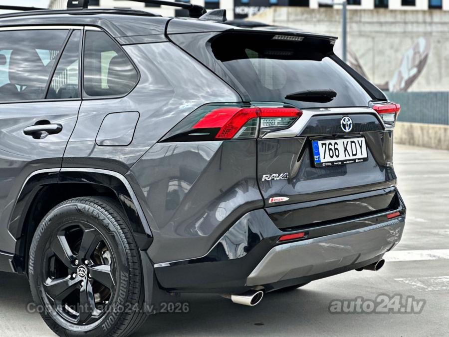 Pelēks Toyota RAV4 2020 Tallina, ar dzinēja tilpumu 2.50 L un nobraukumu 135 tūkst. km par 26900 €, foto 12 vietnē AUTOMOTO.COM.LV