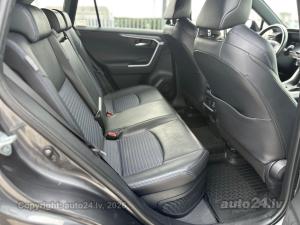 Pelēks Toyota RAV4 2020 Tallina, ar dzinēja tilpumu 2.50 L un nobraukumu 135 tūkst. km par 26900 €, foto 16 vietnē AUTOMOTO.COM.LV