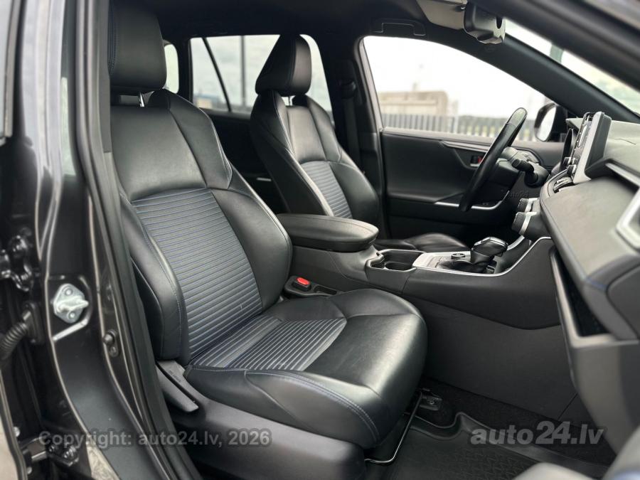 Pelēks Toyota RAV4 2020 Tallina, ar dzinēja tilpumu 2.50 L un nobraukumu 135 tūkst. km par 26900 €, foto 17 vietnē AUTOMOTO.COM.LV
