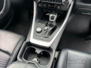 Pelēks Toyota RAV4 2020 Tallina, ar dzinēja tilpumu 2.50 L un nobraukumu 135 tūkst. km par 26900 €, foto 19 vietnē AUTOMOTO.COM.LV
