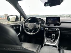 Pelēks Toyota RAV4 2020 Tallina, ar dzinēja tilpumu 2.50 L un nobraukumu 135 tūkst. km par 26900 €, foto 20 vietnē AUTOMOTO.COM.LV