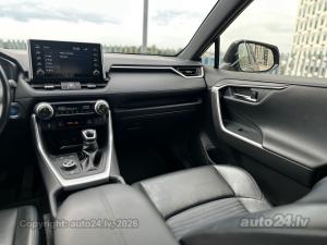 Pelēks Toyota RAV4 2020 Tallina, ar dzinēja tilpumu 2.50 L un nobraukumu 135 tūkst. km par 26900 €, foto 24 vietnē AUTOMOTO.COM.LV