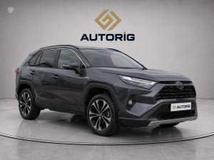 Grey Toyota RAV4 2020 in Klaipeda, with an engine capacity of 2.49 L and mileage of 93 thousand km for 29495 €, photo  on AUTOMOTO.COM.LV