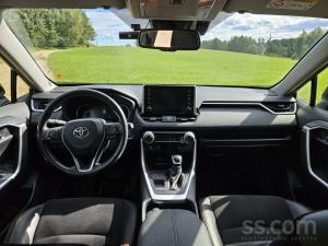 Pelēks Toyota RAV4 2020 Rīga, ar dzinēja tilpumu 2.50 L un nobraukumu 136 tūkst. km par 25000 €, foto 9 vietnē AUTOMOTO.COM.LV