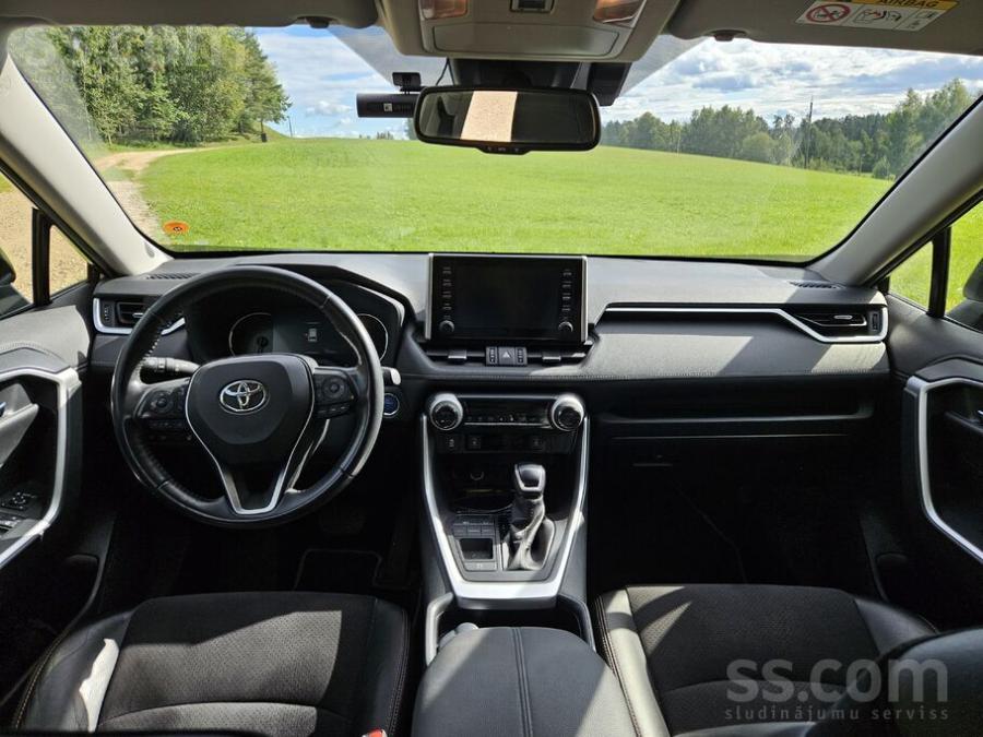 Pelēks Toyota RAV4 2020 Rīga, ar dzinēja tilpumu 2.50 L un nobraukumu 136 tūkst. km par 25000 €, foto 9 vietnē AUTOMOTO.COM.LV