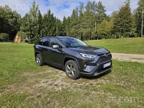 Toyota RAV4 2020 Rīga vietnē Pelēks Toyota RAV4 2020 Rīga, ar dzinēja tilpumu 2.50 L un nobraukumu 136 tūkst. km par 25000 €, foto 8 vietnē AUTOMOTO.COM.LV