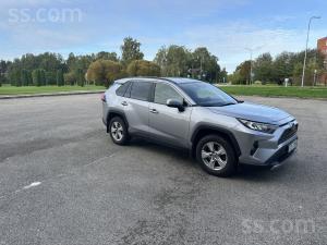 Серый Тойота РАВ 4 2020 в Айзкраукле, объемом двигателя 2.00 л и пробегом 108 тыс. км за 23300 €, фото 3 на AUTOMOTO.COM.LV