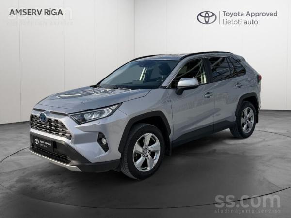 Toyota RAV4 2020 in Riga on AUTOMOTO.COM.LV Grey Toyota RAV4 2020 in Riga, with an engine capacity of 2.50 L and mileage of 100 thousand km for 26900 €, photo 1 on AUTOMOTO.COM.LV