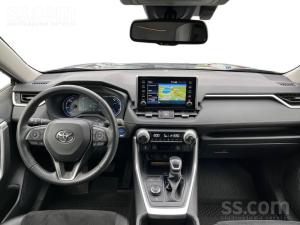 Grey Toyota RAV4 2020 in Riga, with an engine capacity of 2.50 L and mileage of 73 thousand km for 27990 €, photo 9 on AUTOMOTO.COM.LV