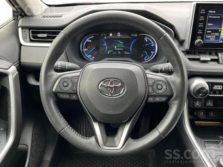 Grey Toyota RAV4 2020 in Riga, with an engine capacity of 2.50 L and mileage of 73 thousand km for 27990 €, photo 13 on AUTOMOTO.COM.LV