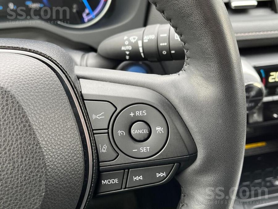 Grey Toyota RAV4 2020 in Riga, with an engine capacity of 2.50 L and mileage of 73 thousand km for 27990 €, photo 20 on AUTOMOTO.COM.LV