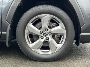Grey Toyota RAV4 2020 in Riga, with an engine capacity of 2.50 L and mileage of 73 thousand km for 27990 €, photo 23 on AUTOMOTO.COM.LV