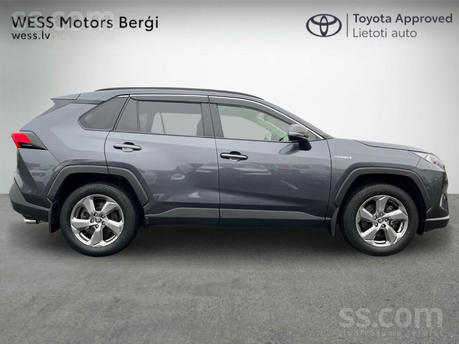 Grey Toyota RAV4 2020 in Riga, with an engine capacity of 2.50 L and mileage of 73 thousand km for 27990 €, photo 24 on AUTOMOTO.COM.LV