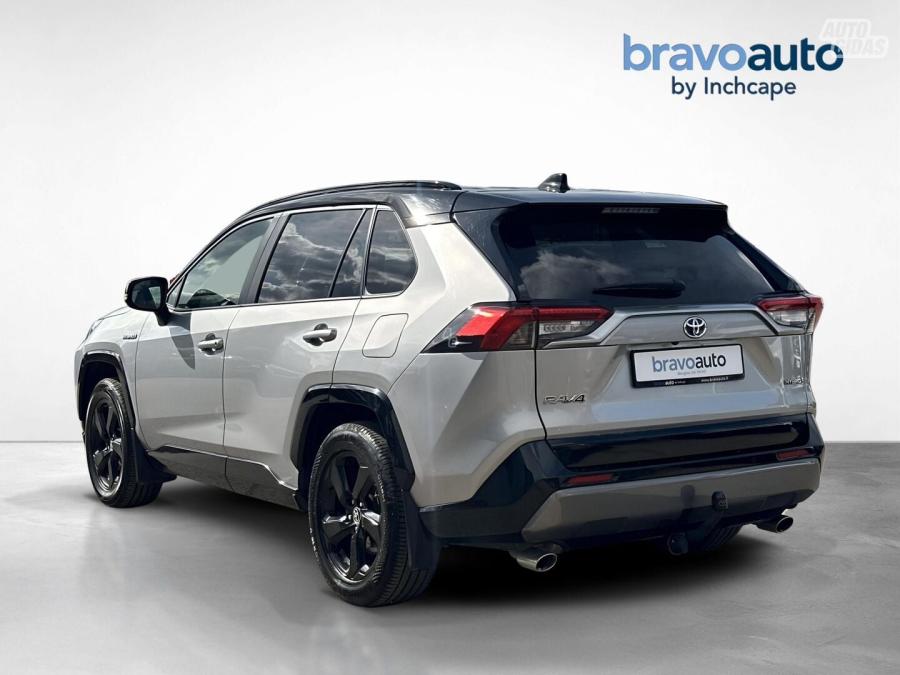 Pelēks Toyota RAV4 2020 Kauņa, ar dzinēja tilpumu 2.50 L un nobraukumu 135 tūkst. km par 26992 €, foto 4 vietnē AUTOMOTO.COM.LV