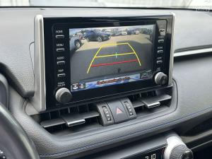 Pelēks Toyota RAV4 2020 Kauņa, ar dzinēja tilpumu 2.50 L un nobraukumu 135 tūkst. km par 26992 €, foto 25 vietnē AUTOMOTO.COM.LV