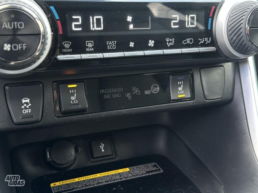 Pelēks Toyota RAV4 2020 Kauņa, ar dzinēja tilpumu 2.50 L un nobraukumu 135 tūkst. km par 26992 €, foto 27 vietnē AUTOMOTO.COM.LV
