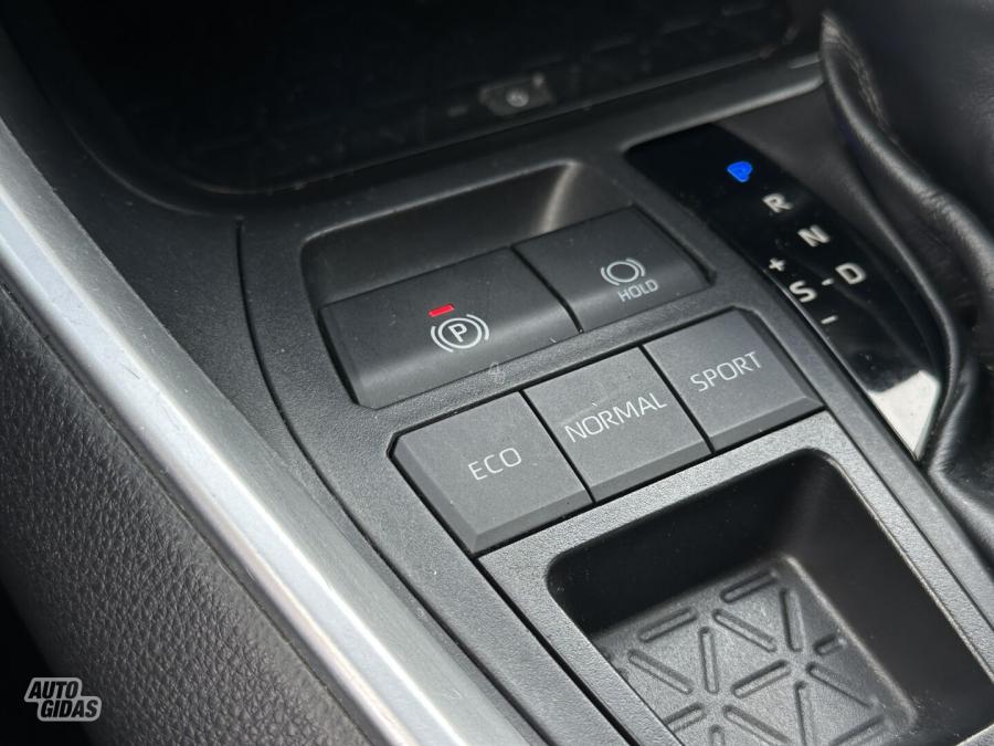 Pelēks Toyota RAV4 2020 Kauņa, ar dzinēja tilpumu 2.50 L un nobraukumu 135 tūkst. km par 26992 €, foto 30 vietnē AUTOMOTO.COM.LV
