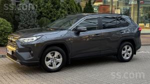 Pelēks Toyota RAV4 2020 Rīga, ar dzinēja tilpumu 2.00 L un nobraukumu 144 tūkst. km par 19500 €, foto 4 vietnē AUTOMOTO.COM.LV