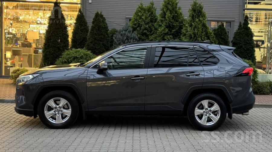 Pelēks Toyota RAV4 2020 Rīga, ar dzinēja tilpumu 2.00 L un nobraukumu 144 tūkst. km par 19500 €, foto 7 vietnē AUTOMOTO.COM.LV