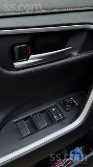 Pelēks Toyota RAV4 2020 Rīga, ar dzinēja tilpumu 2.00 L un nobraukumu 144 tūkst. km par 19500 €, foto 11 vietnē AUTOMOTO.COM.LV