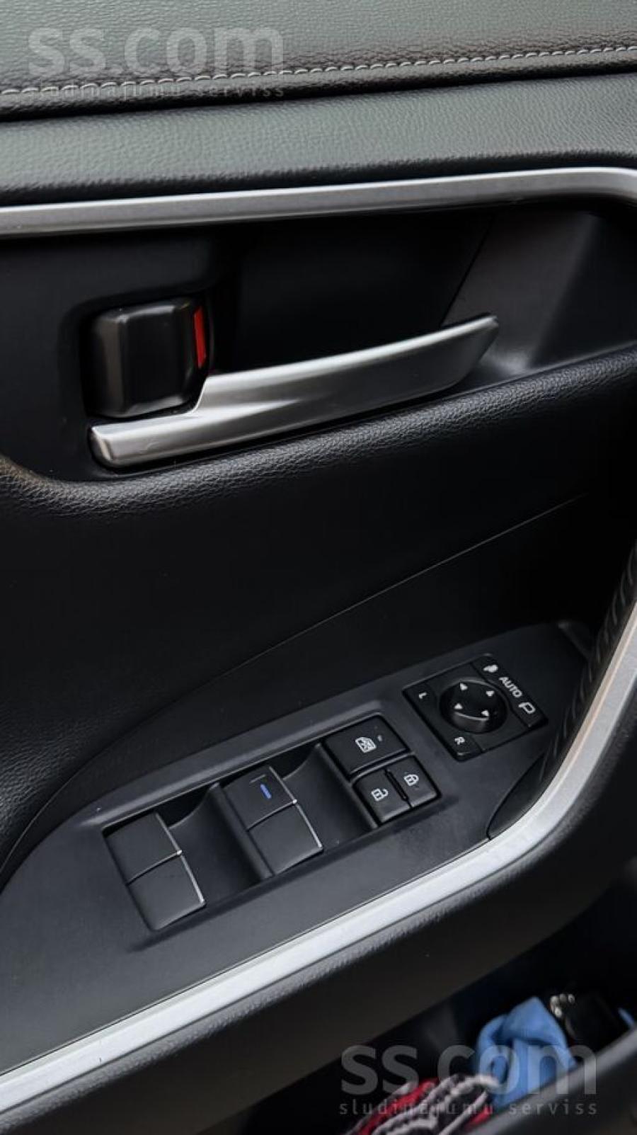 Pelēks Toyota RAV4 2020 Rīga, ar dzinēja tilpumu 2.00 L un nobraukumu 144 tūkst. km par 19500 €, foto 11 vietnē AUTOMOTO.COM.LV