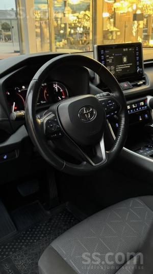 Pelēks Toyota RAV4 2020 Rīga, ar dzinēja tilpumu 2.00 L un nobraukumu 144 tūkst. km par 19500 €, foto 21 vietnē AUTOMOTO.COM.LV