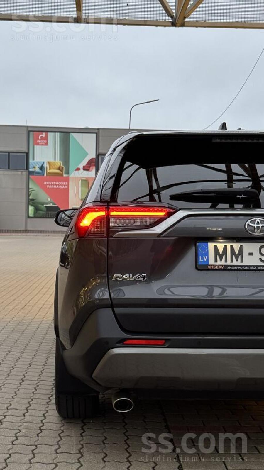 Pelēks Toyota RAV4 2020 Rīga, ar dzinēja tilpumu 2.00 L un nobraukumu 144 tūkst. km par 19500 €, foto 25 vietnē AUTOMOTO.COM.LV