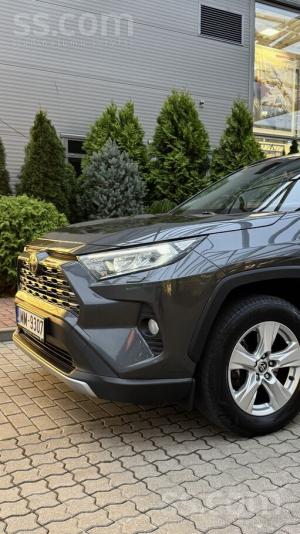 Pelēks Toyota RAV4 2020 Rīga, ar dzinēja tilpumu 2.00 L un nobraukumu 144 tūkst. km par 19500 €, foto 28 vietnē AUTOMOTO.COM.LV