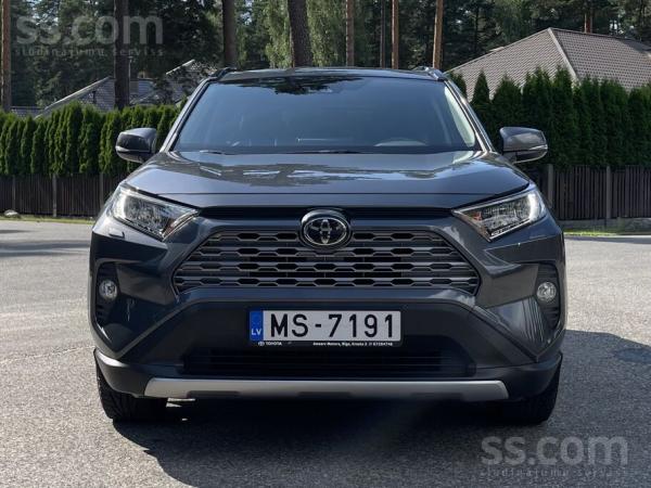 Grey Toyota RAV4 2021 in Riga, with an engine capacity of 2.00 L and mileage of 44 thousand km for 24500 €, photo 8 on AUTOMOTO.COM.LV