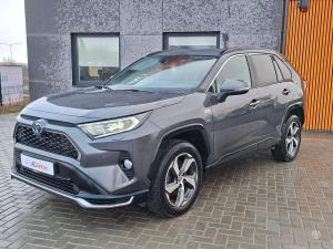 Grey Toyota RAV4 2021 in Vilnius, with an engine capacity of 2.49 L and mileage of 122 thousand km for 30990 €, photo  on AUTOMOTO.COM.LV