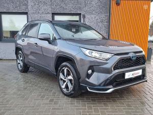 Grey Toyota RAV4 2021 in Vilnius, with an engine capacity of 2.49 L and mileage of 122 thousand km for 30990 €, photo 2 on AUTOMOTO.COM.LV