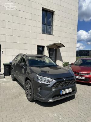 Pelēks Toyota RAV4 2021 Viļņa, ar dzinēja tilpumu 2.00 L un nobraukumu 74 tūkst. km par 23000 €, foto  vietnē AUTOMOTO.COM.LV