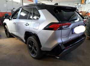 Pelēks Toyota RAV4 2021 Šauļi, ar dzinēja tilpumu 2.49 L un nobraukumu 111 tūkst. km par 27900 €, foto 2 vietnē AUTOMOTO.COM.LV