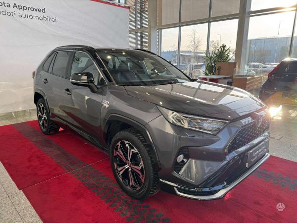Pelēks Toyota RAV4 2021 Šauļi, ar dzinēja tilpumu 2.49 L un nobraukumu 80 tūkst. km par 35900 €, foto 2 vietnē AUTOMOTO.COM.LV