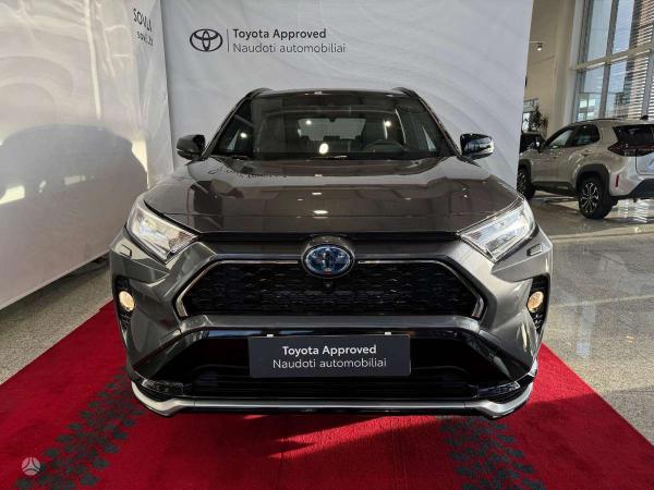 Pelēks Toyota RAV4 2021 Šauļi, ar dzinēja tilpumu 2.49 L un nobraukumu 80 tūkst. km par 35900 €, foto 3 vietnē AUTOMOTO.COM.LV