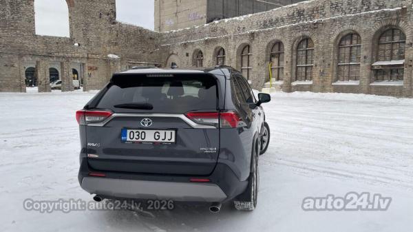 Pelēks Toyota RAV4 2021 Tallina, ar dzinēja tilpumu 2.50 L un nobraukumu 78 tūkst. km par 34500 €, foto 4 vietnē AUTOMOTO.COM.LV