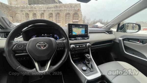 Pelēks Toyota RAV4 2021 Tallina, ar dzinēja tilpumu 2.50 L un nobraukumu 78 tūkst. km par 34500 €, foto 8 vietnē AUTOMOTO.COM.LV