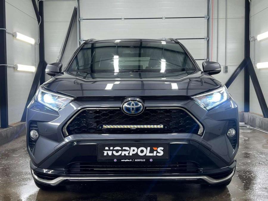 Pelēks Toyota RAV4 2021 Viļņa, ar dzinēja tilpumu 2.49 L un nobraukumu 325 tūkst. km par 21417 €, foto 1 vietnē AUTOMOTO.COM.LV