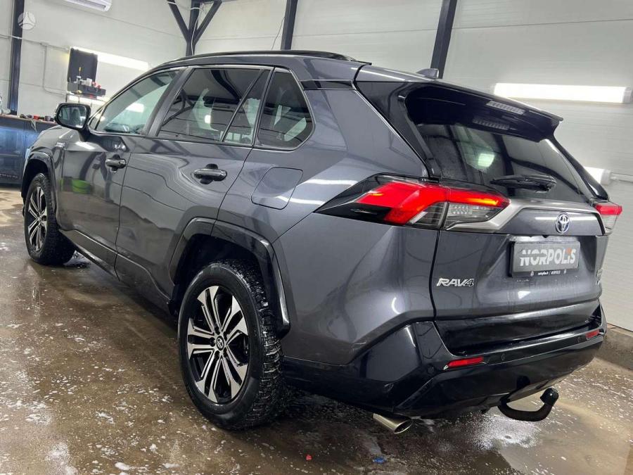 Pelēks Toyota RAV4 2021 Viļņa, ar dzinēja tilpumu 2.49 L un nobraukumu 325 tūkst. km par 21417 €, foto 9 vietnē AUTOMOTO.COM.LV