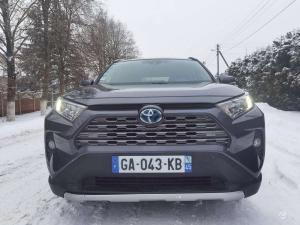 Pelēks Toyota RAV4 2021 Kauņa, ar dzinēja tilpumu 2.49 L un nobraukumu 105 tūkst. km par 14500 €, foto  vietnē AUTOMOTO.COM.LV